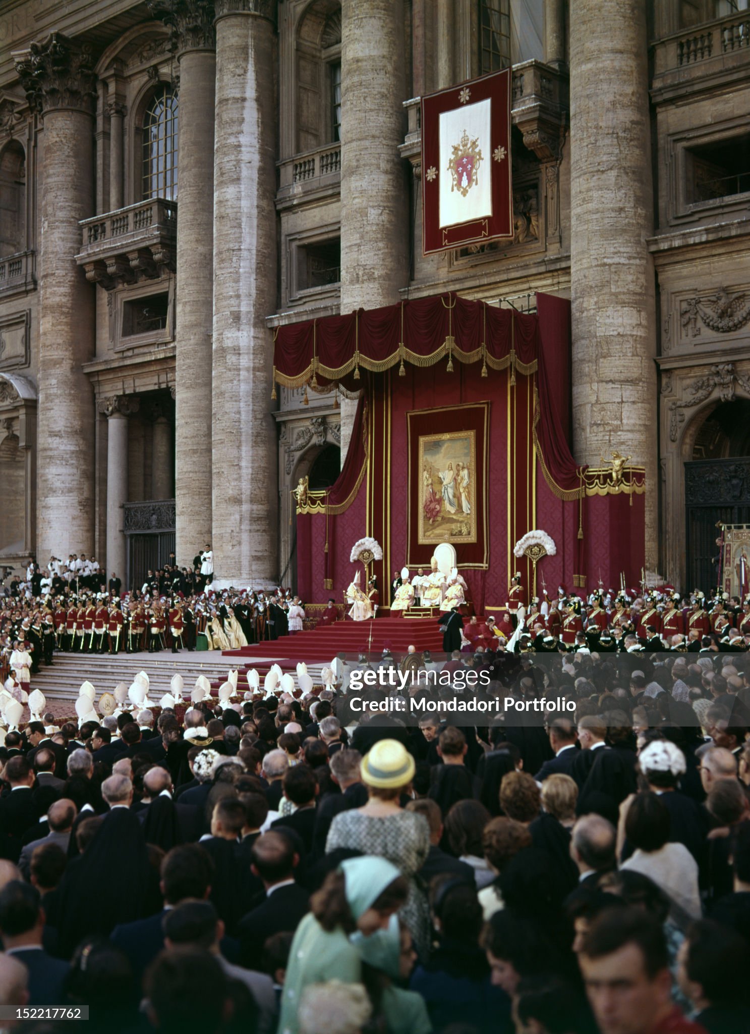 What happened to the Papal Tiara? – Caeremoniale Romanum