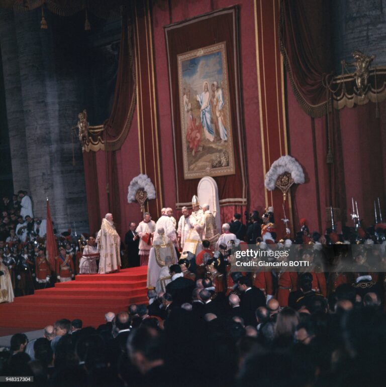 What happened to the Papal Tiara? – Caeremoniale Romanum