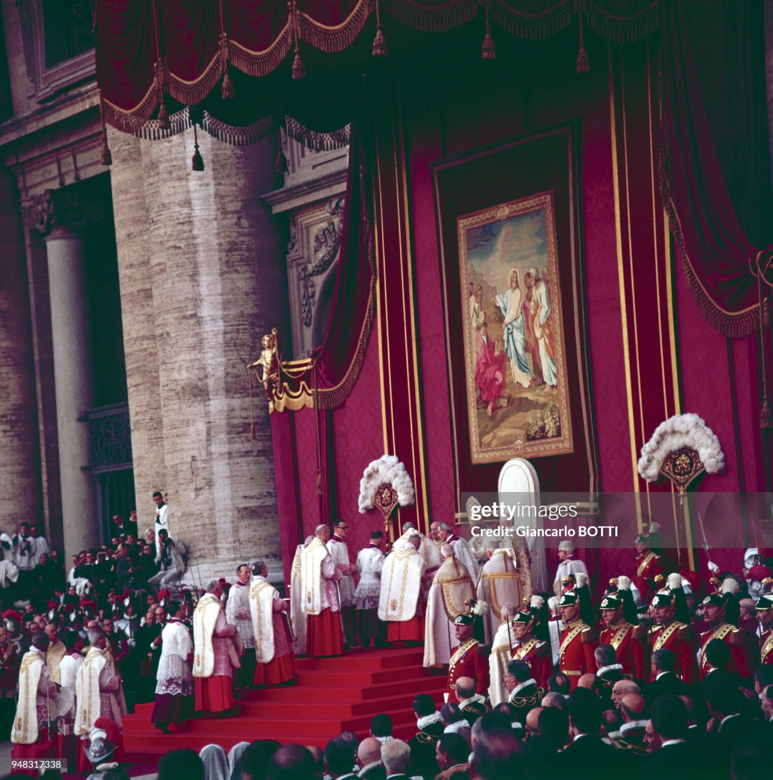 What happened to the Papal Tiara? – Caeremoniale Romanum