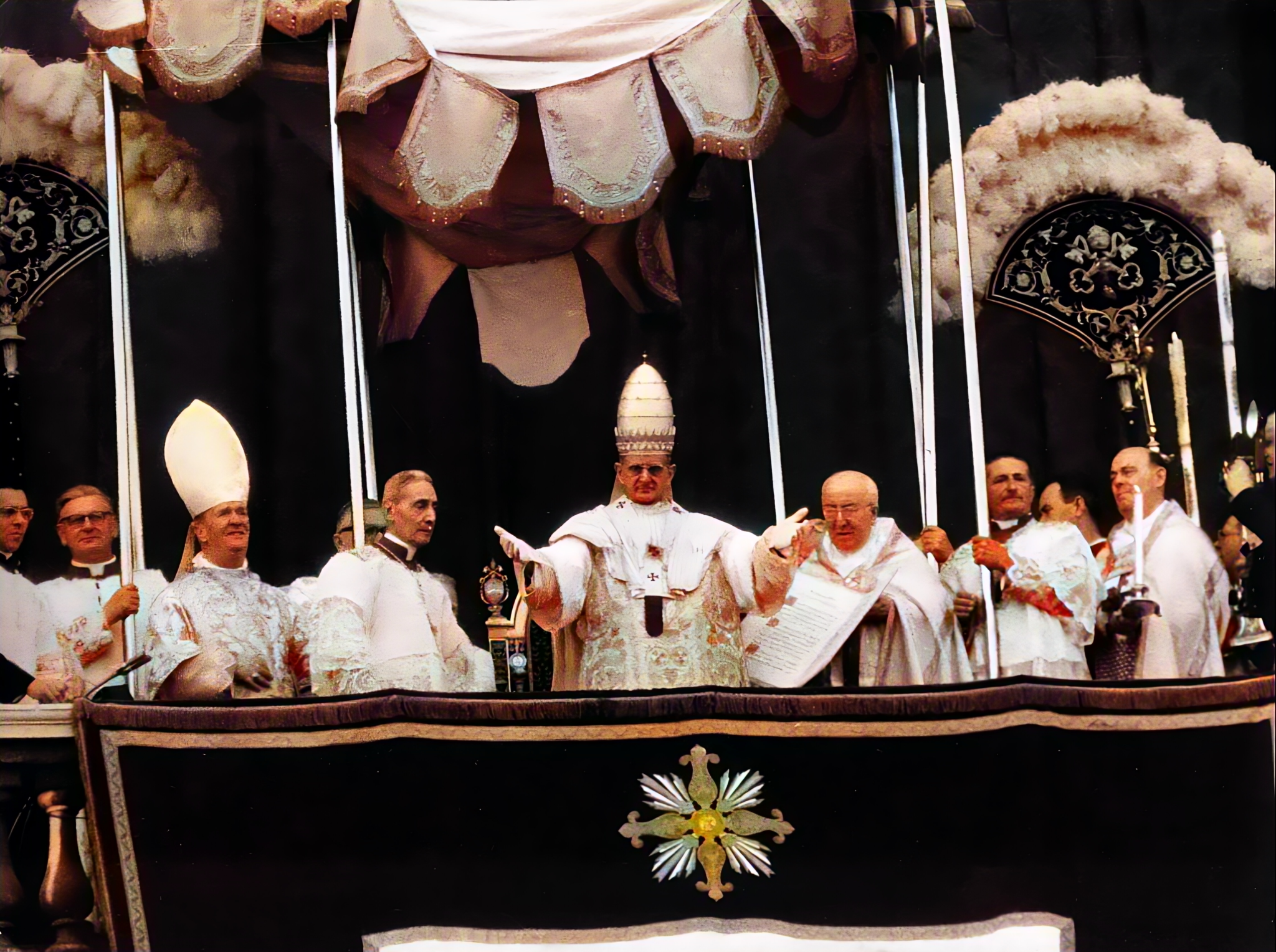 What happened to the Papal Tiara? – Caeremoniale Romanum