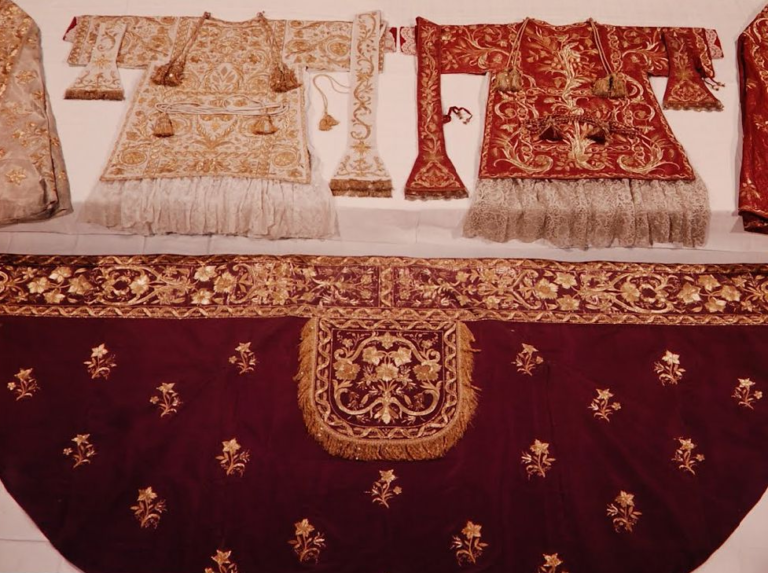 Papal Vestments – Caeremoniale Romanum